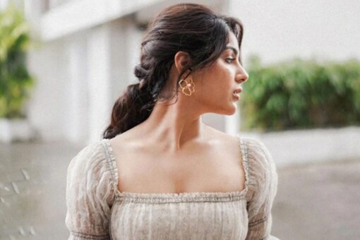 Actress Samyuktha Menon Looks Ethereal In These Dreamy Pictures - News18