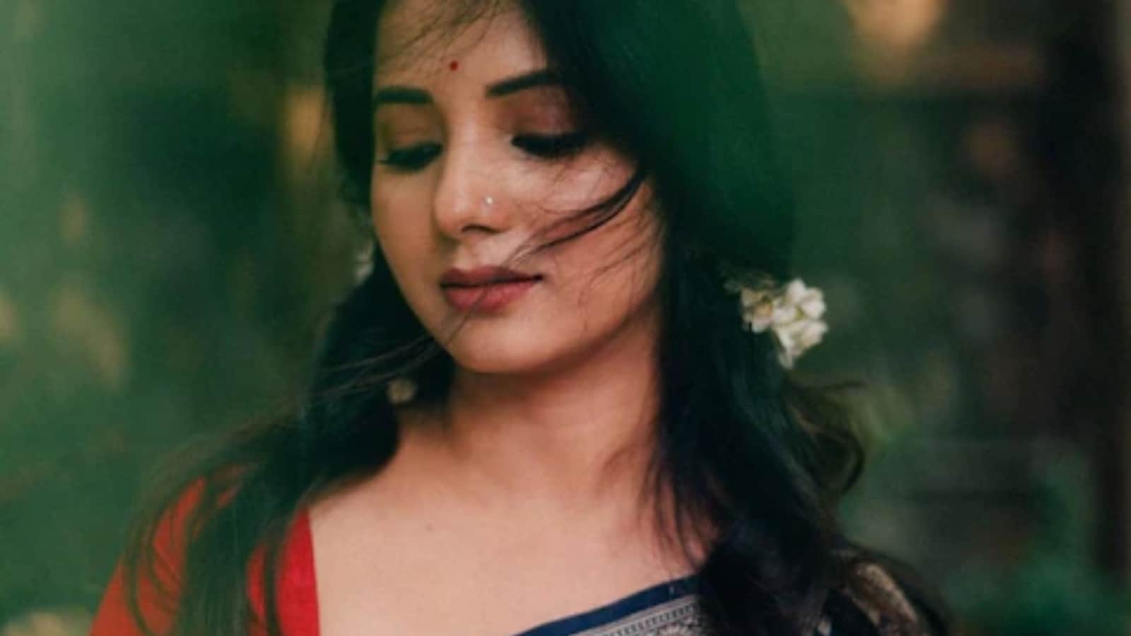 Sayali Sanjeev Pens An Emotional Note On Her Father's 1st Death ...