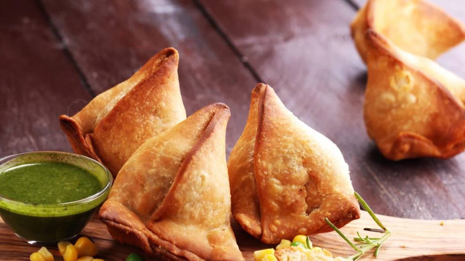 Why Samosas Are Banned In This African Country | Buzz News - News18