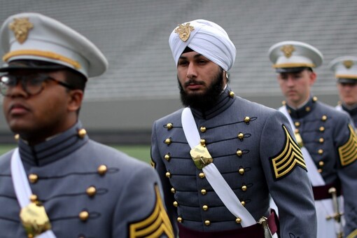 US Marines Must Allow Sikh Recruits with Beards, Turbans: US Court ...