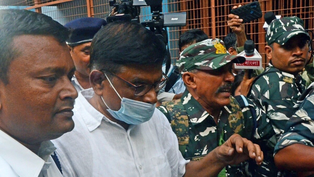 Teachers' Scam: ED Likely to Present Its 1st Charge Sheet Against Manik ...