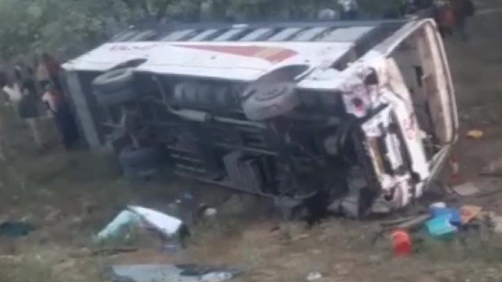 UP: Six Including Child Killed as Bus Falls into Ditch On Agra-Lucknow Expressway | India News ...
