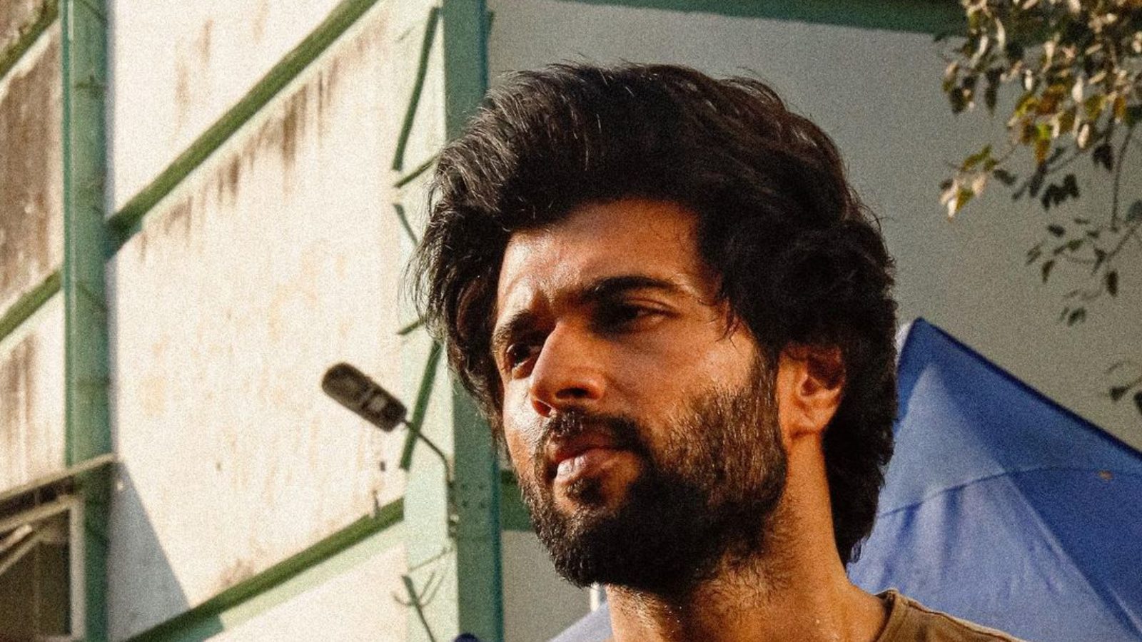 Good News For Vijay Deverakonda Lovers! Liger Actor To Send 100 Fans On ...