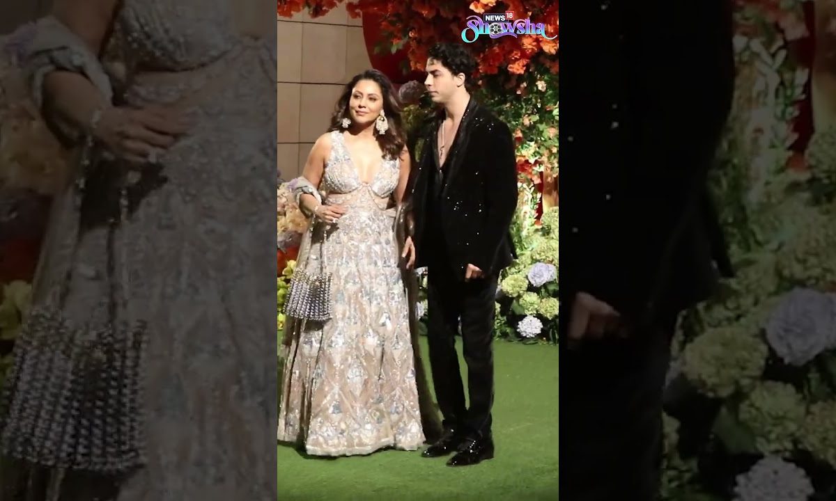Glimpses Of SRK! SPOTTED With Family At The Grand Engagement Ceremony ...