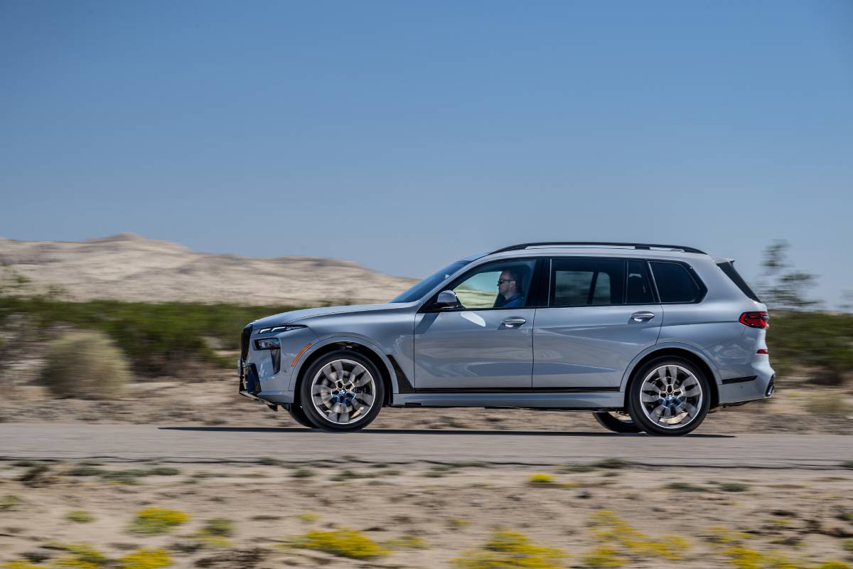 2023 BMW X7 SUV Launched in India, Price Starts at Rs 1.22 Crore | Auto News - News18