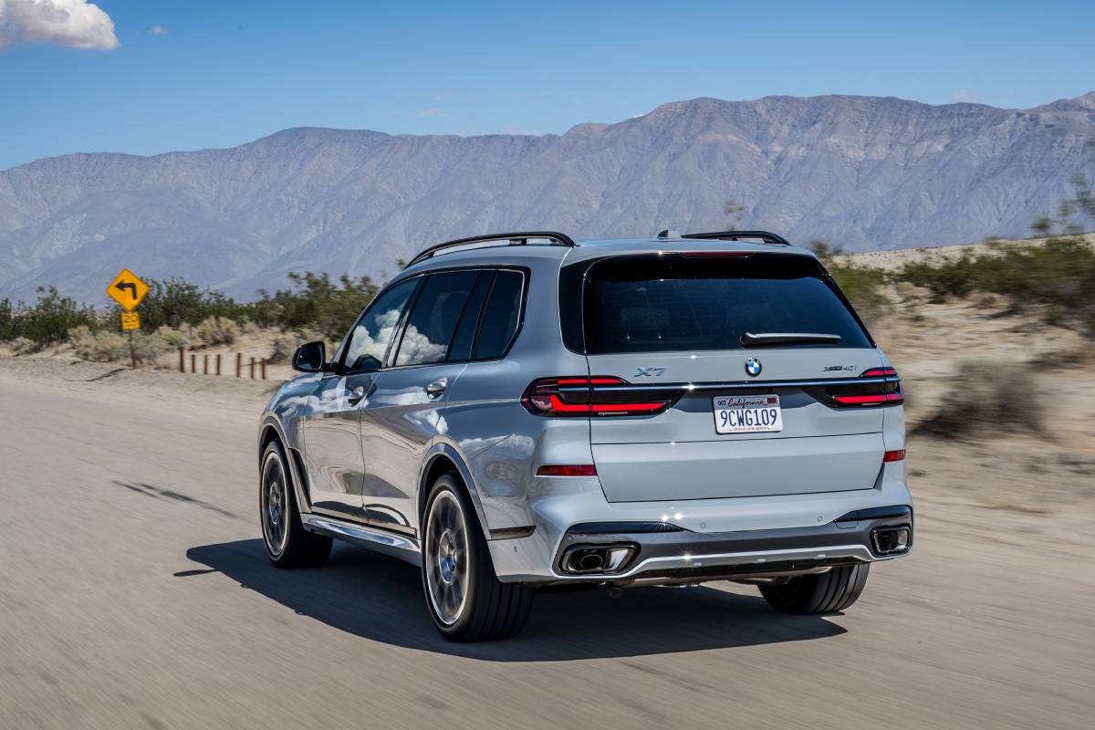 2023 BMW X7 SUV Launched in India, Price Starts at Rs 1.22 Crore | Auto News - News18