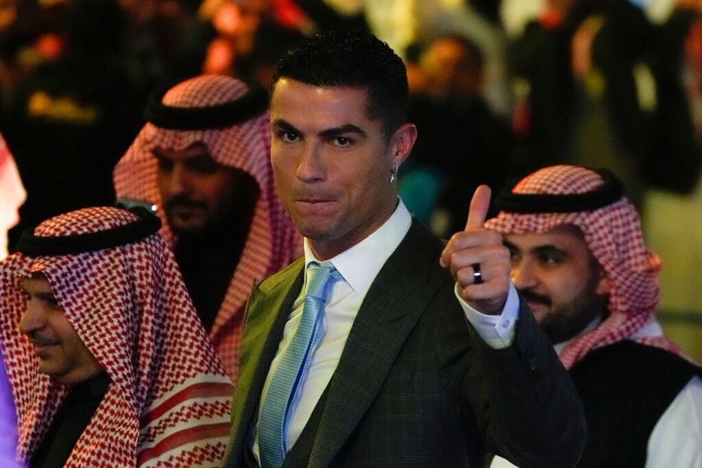 Vamos CR7! Cristiano Ronaldo Unveiled as Al Nassr Player - In Pics - News18