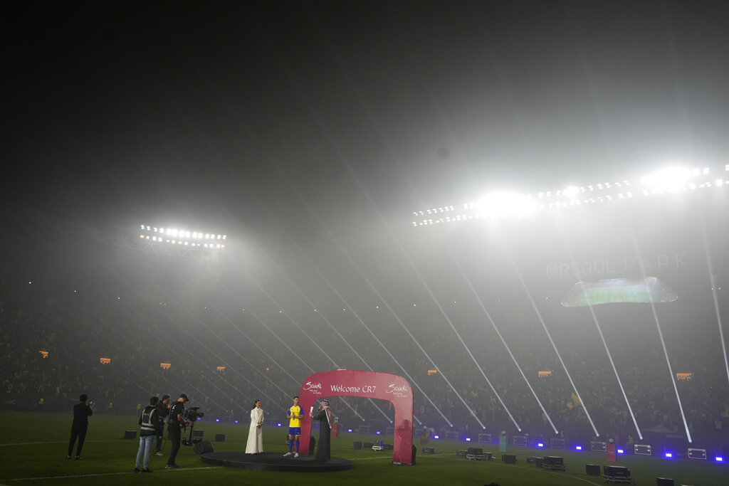 Vamos CR7! Cristiano Ronaldo Unveiled as Al Nassr Player - In Pics - News18