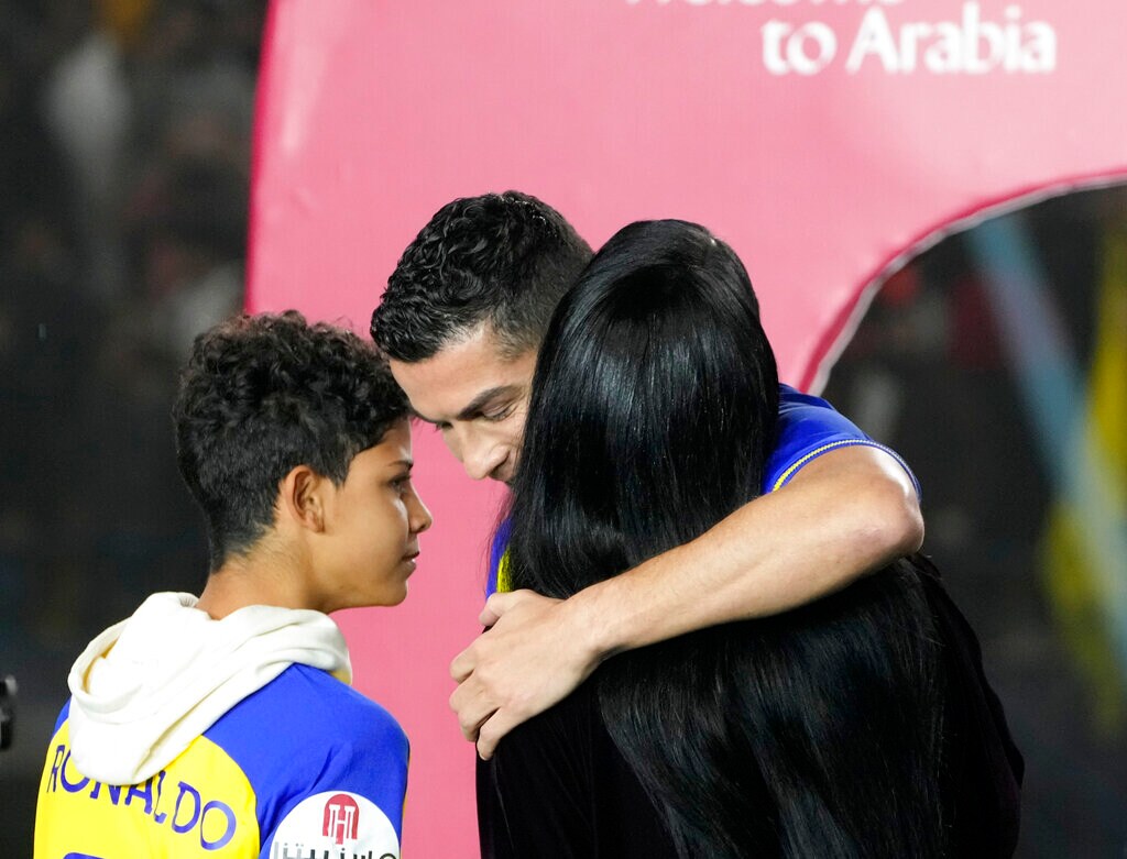 Vamos CR7! Cristiano Ronaldo Unveiled as Al Nassr Player - In Pics - News18