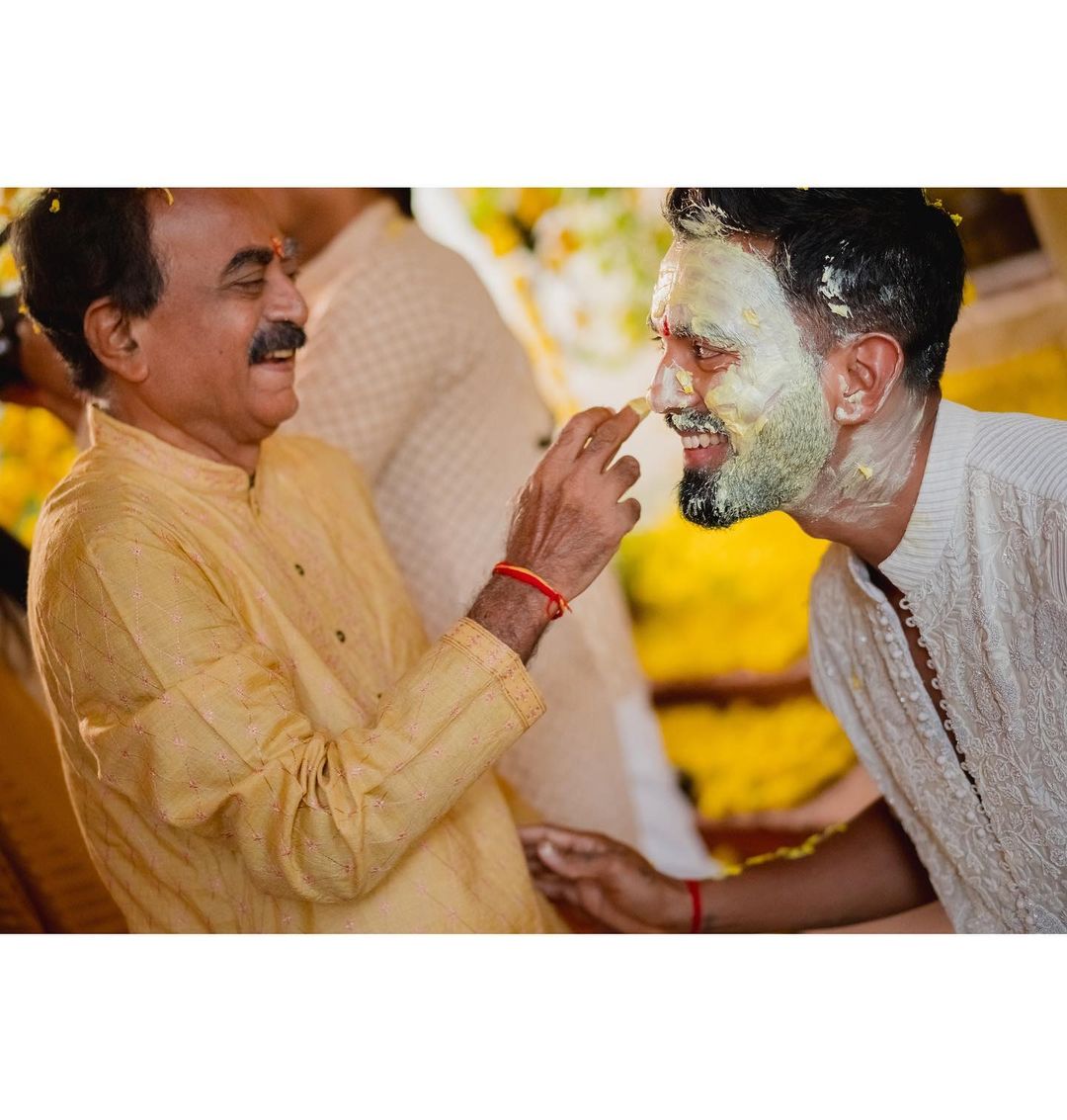 Athiya Shetty And KL Rahul Share Unseen Pictures From Their Haldi ...