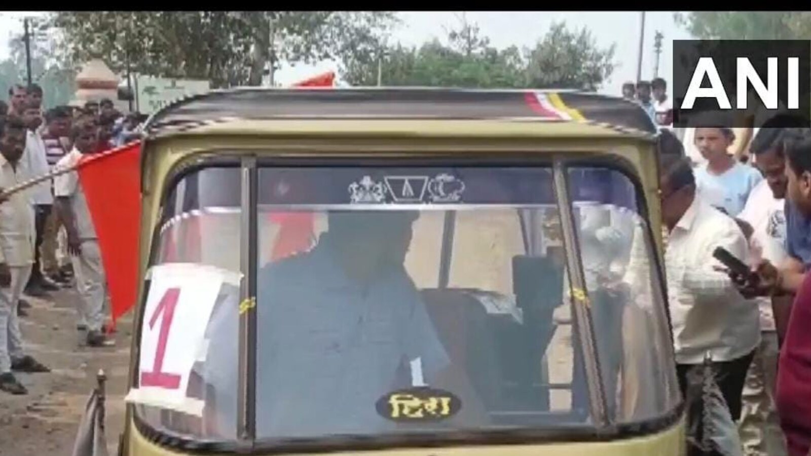 This Auto-Rickshaw Reverse Competition Is 'Better Than F1’, Declares ...