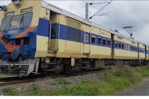 Darbhanga-Secunderabad Express Train To Now Also Halt At Wadsa Station ...