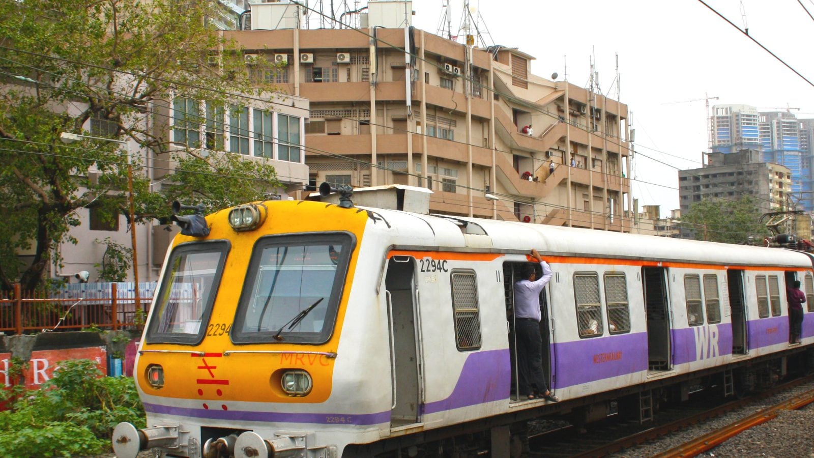 Western Railway Announces Temporary Change in Mumbai Local Routes ...