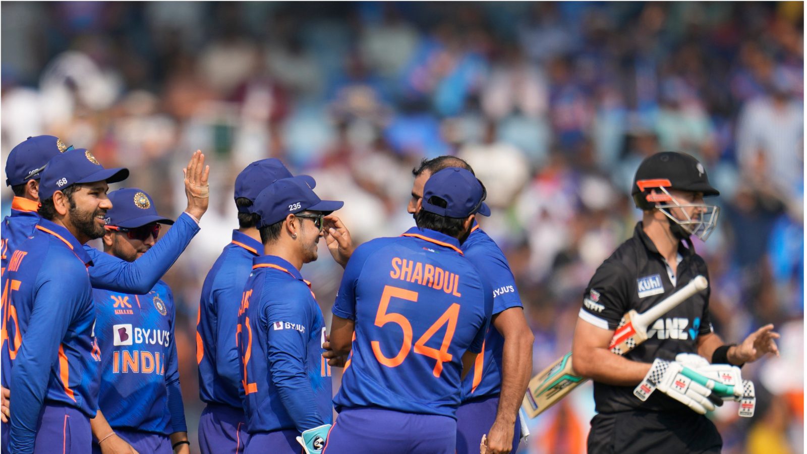 'Thoda Ball Hila or Garba Chalu': Irfan Pathan Takes a Dig at New ...