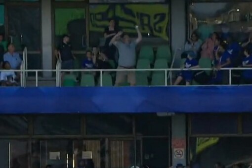 Watch: Fan Takes a Stunning Catch in The Stands During SA20 - News18