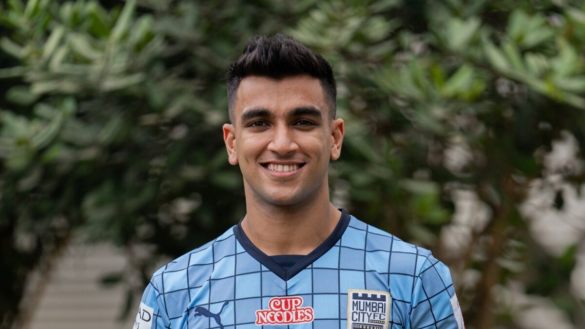 Mumbai City FC Sign Hardik Bhatt on Loan From Rajasthan United - News18