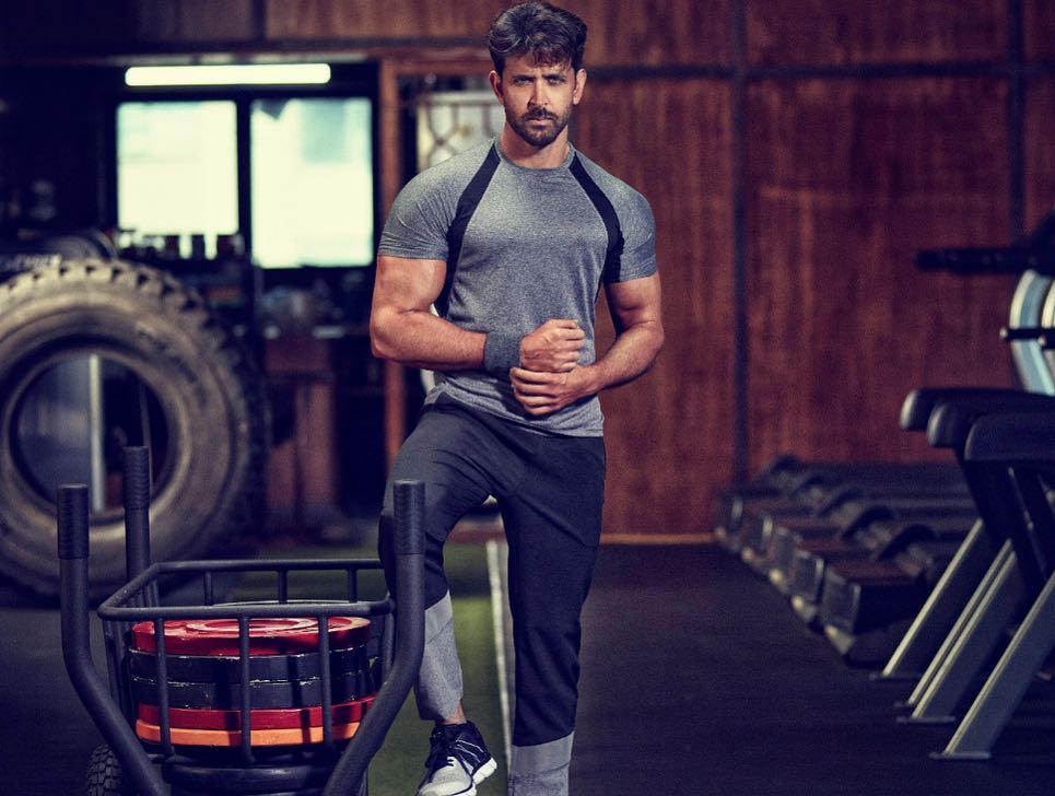 Hrithik Roshan Breaks The Internet With Drool-worthy Photos Of His ...