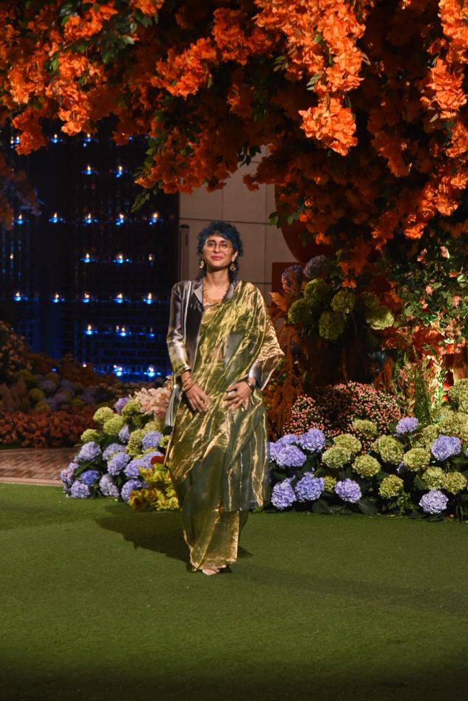 Anant Ambani-Radhika Merchant Engagement: 'Pathaan' Shah Rukh Khan ...