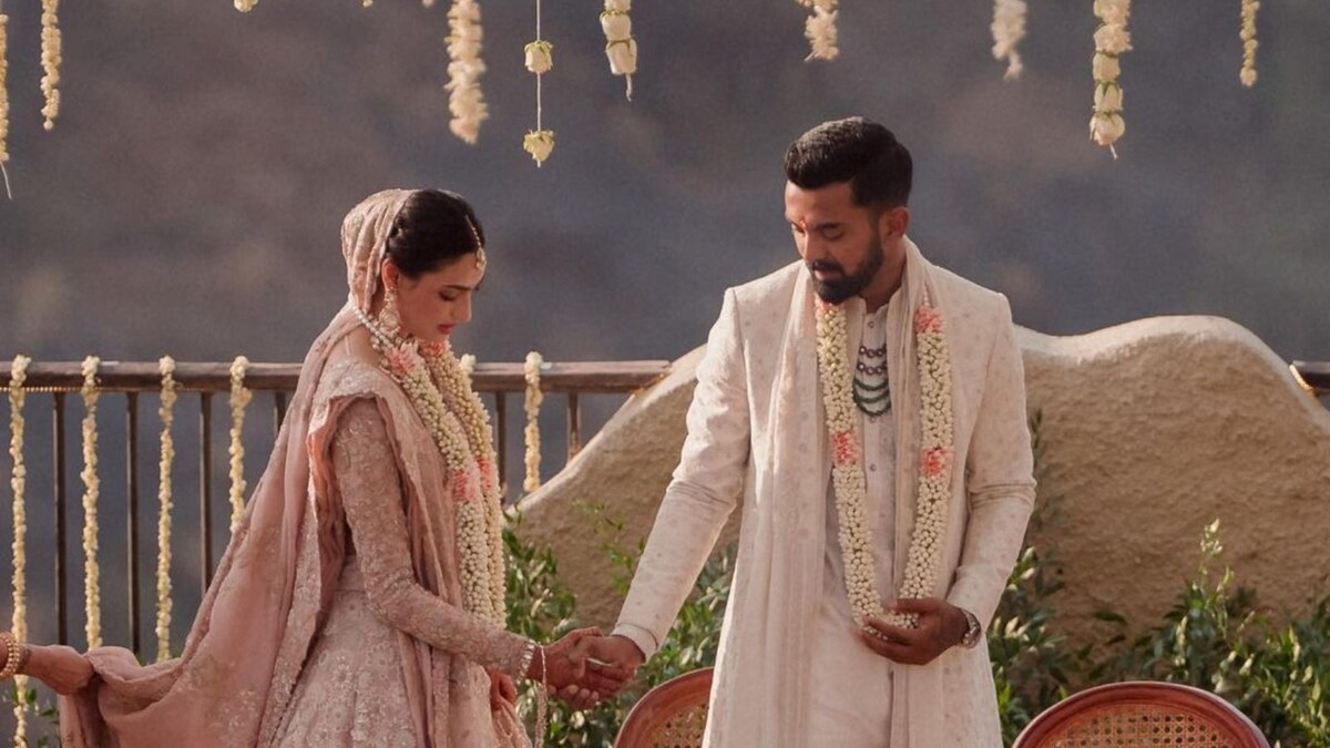 KL Rahul, Athiya Shetty's First Wedding Pics Out, Bride Says 'In Your ...