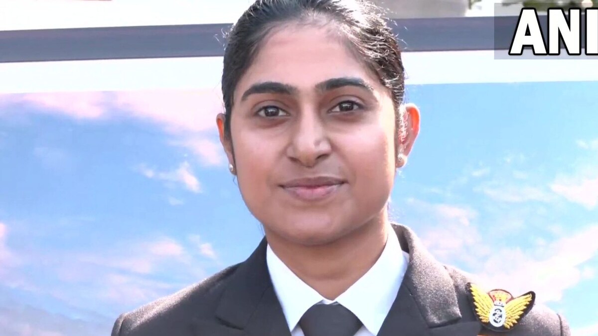 Nari Shakti on Display: Lt Commander Disha Amrith to Lead Navy Team on Republic Day - News18