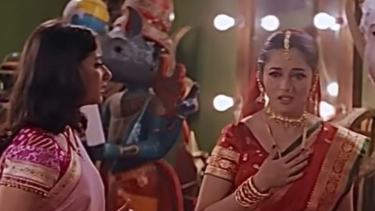 Madhuri Dixit in 'Lajja' Hailed For Powerful Portrayal of a Woman ...