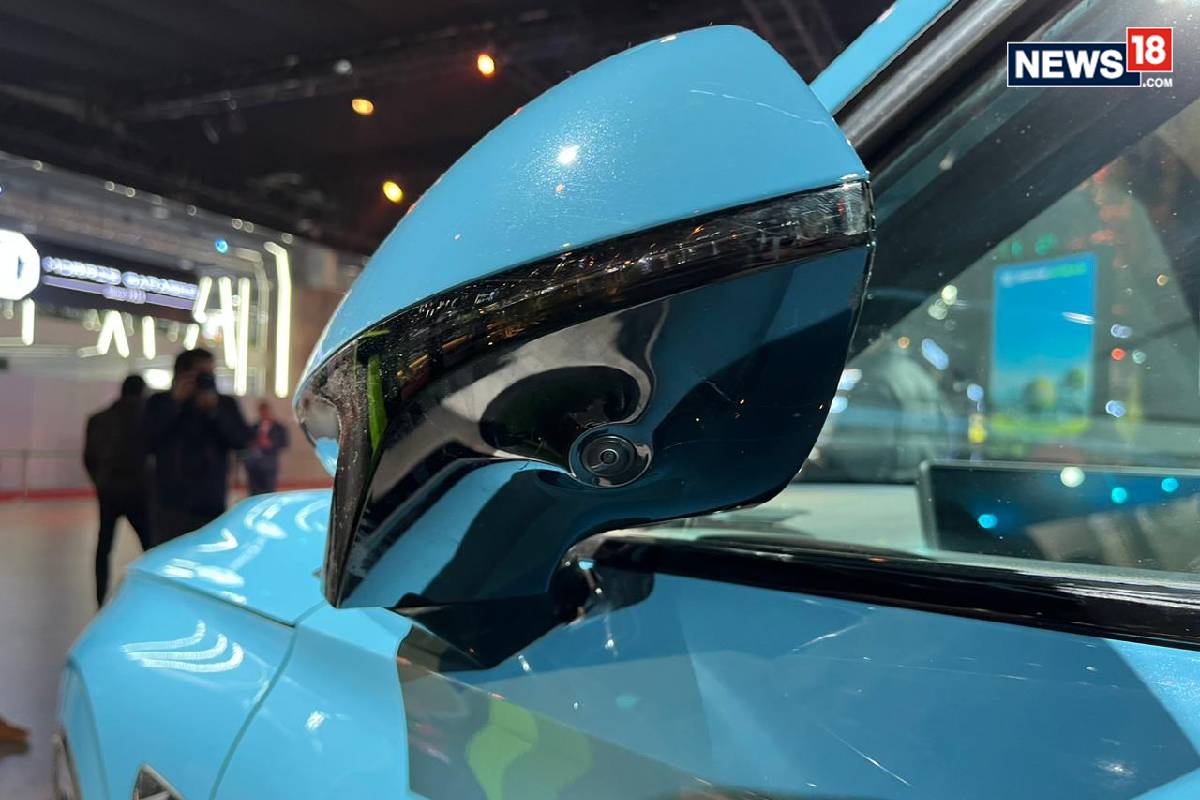 MG eRX5 Electric in Pics: See Design, Interior, Features and More in Detail - News18