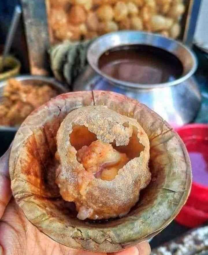 10 Famous Must-try Food In Kolkata: Phuchka, Kathi Roll, Mishti Doi Are ...