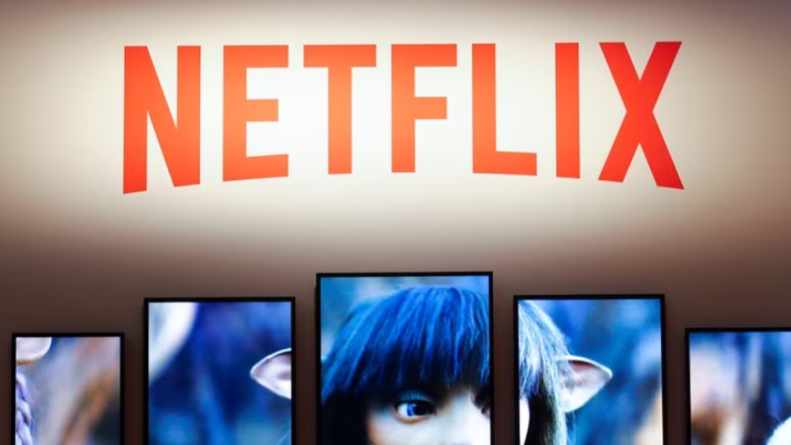 Netflix is Hiring a Flight Attendant For Its Private Jet With Annual ...