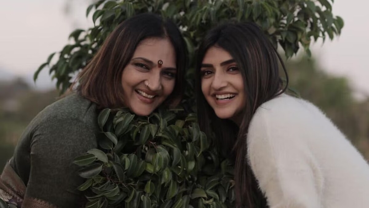 Sreeleela’s Adorable Pictures With Her Mother Are Viral Again - News18