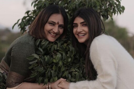 Sreeleela’s Adorable Pictures With Her Mother Are Viral Again - News18
