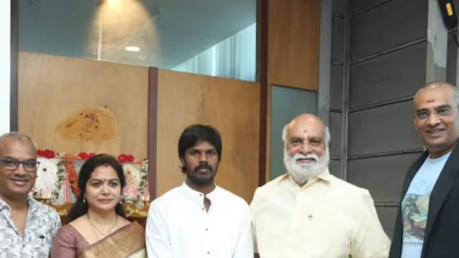 Telugu Singer Sunitha’s Son Aakash To Debut In Films With Sarkaru ...