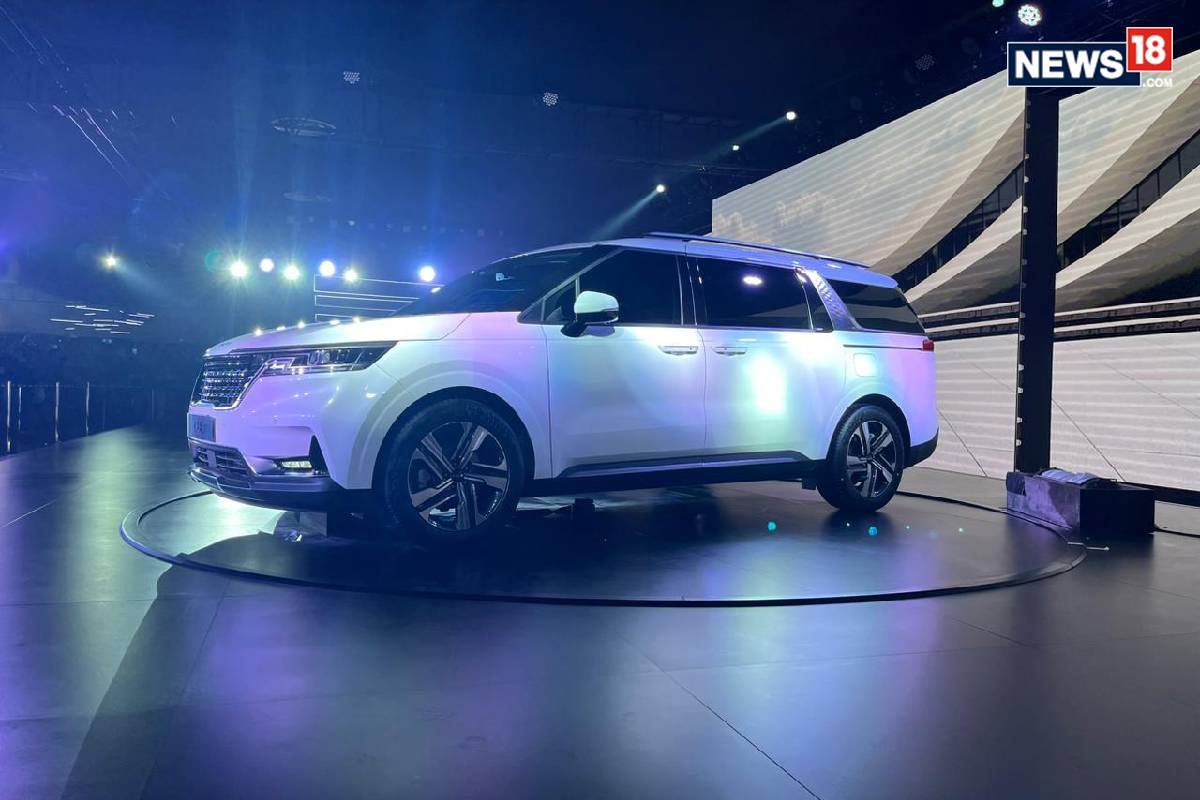 Next-gen Kia Carnival MPV in Pics: See Design Features and More - News18