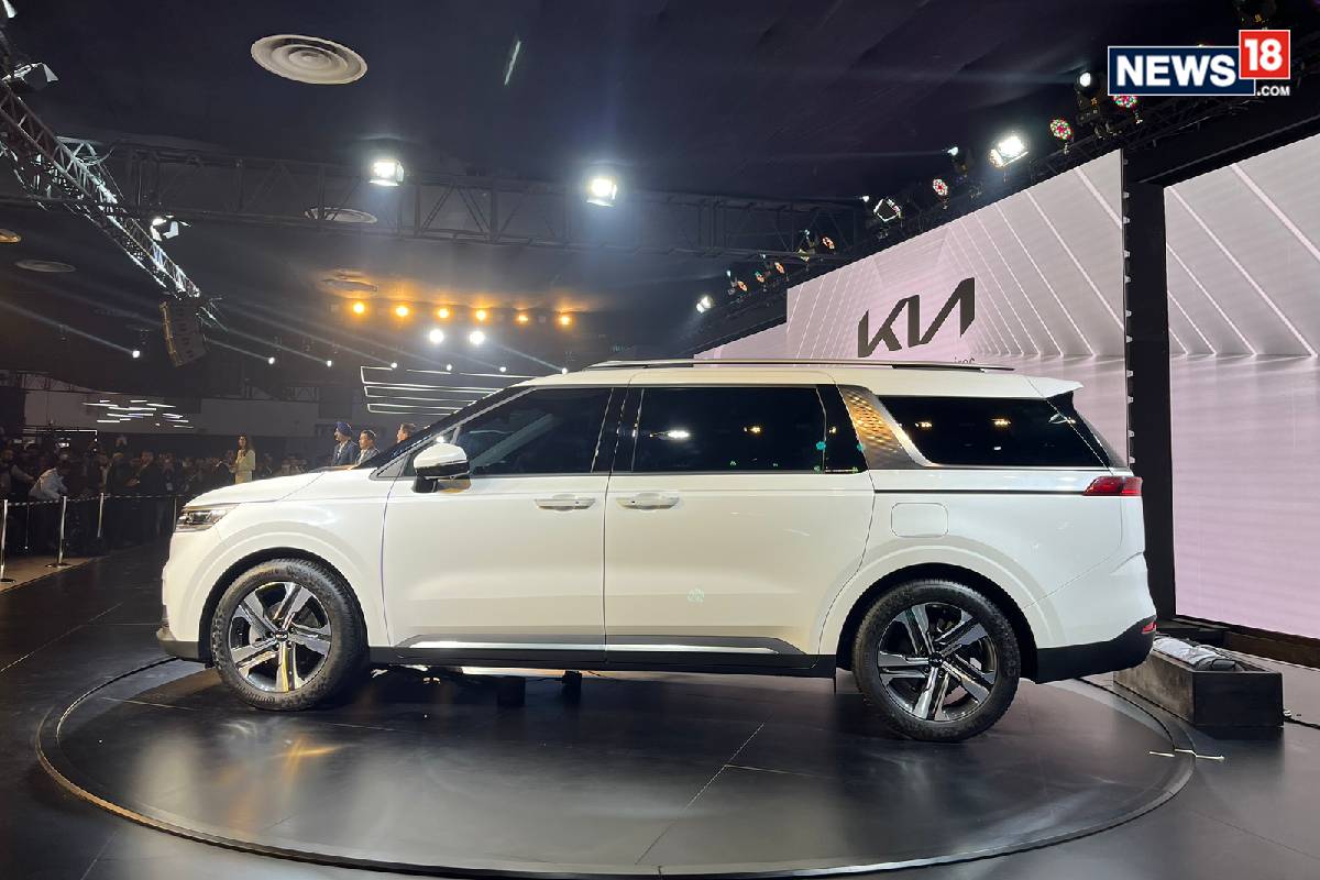 Next-gen Kia Carnival MPV in Pics: See Design Features and More - News18