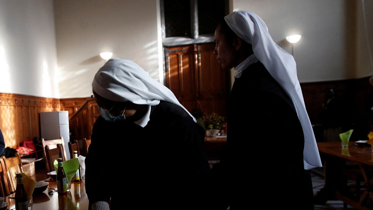 How a Nun and a Monk in UK Fell in Love and Got Married Against All ...