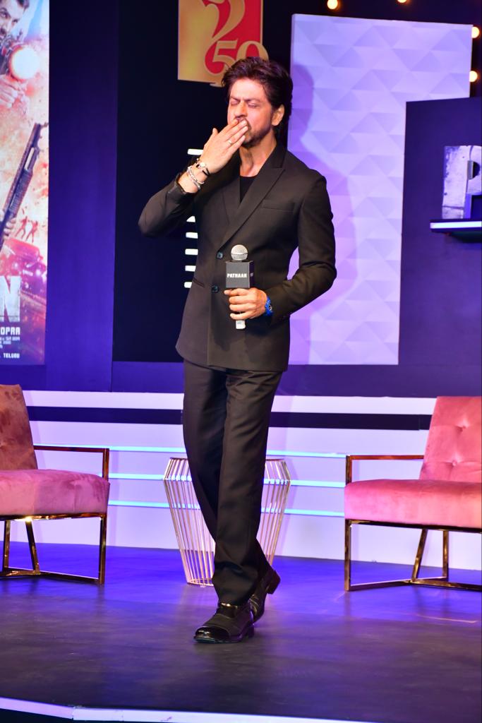 Pathaan Press Conference: Shah Rukh Khan, John Abraham, Deepika Padukone And Siddharth Anand ...