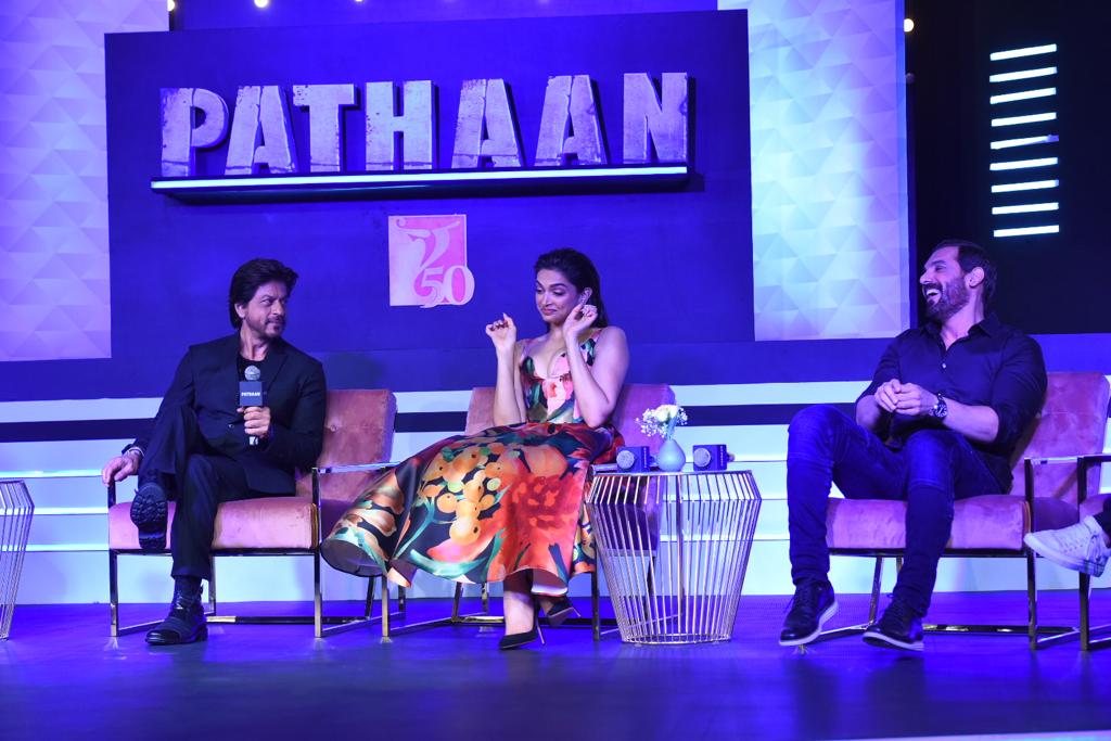 Pathaan Press Conference: Shah Rukh Khan, John Abraham, Deepika Padukone And Siddharth Anand ...