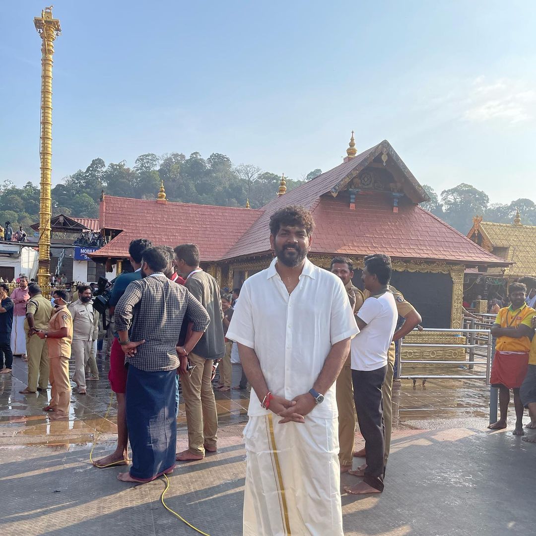 Keerthy Suresh, Vijay Deverakonda, Vignesh Shivan, Rashmika Mandanna ...