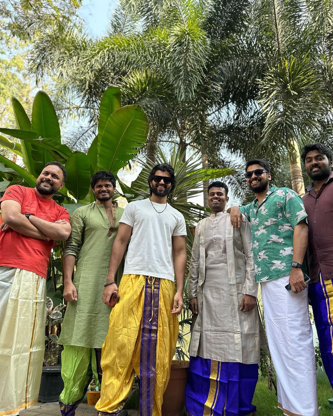 Keerthy Suresh, Vijay Deverakonda, Vignesh Shivan, Rashmika Mandanna ...