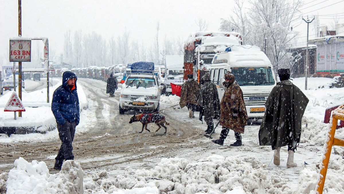 Jammu-Srinagar Highway Now Open for Traffic Movement - News18