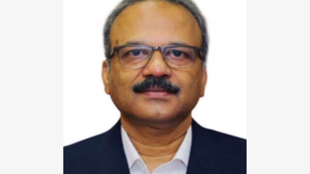 Dr Rajeev Singh Raghuvanshi is New Drugs Controller General of India | India News - News18