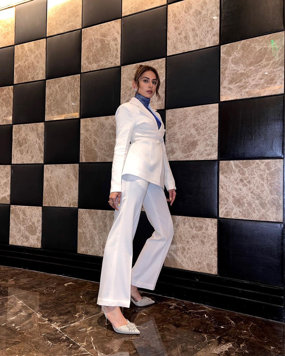 Rakul Preet Singh Gives Boss Lady Vibes in Chic White Pantsuit, Check Out The Diva's Drop-dead ...