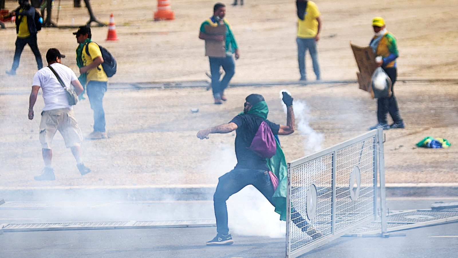 World Leaders Condemn Pro-Bolsonaro Mob’s Attack on Brazilian Seat of ...