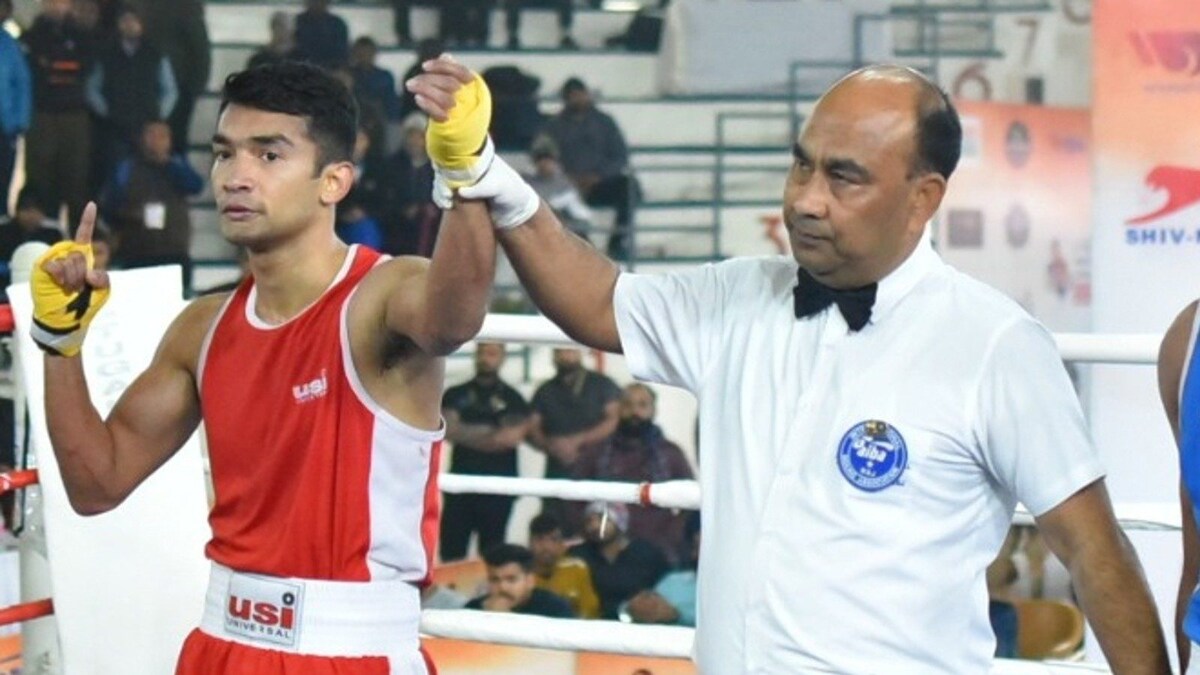 National Boxing Championships: Shiva Thapa Cruises Past Manish Kaushik ...