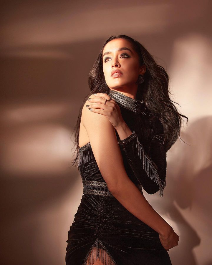 Shraddha Kapoor Turns Up The Heat In Black Cutout Dress With Plunging 0954
