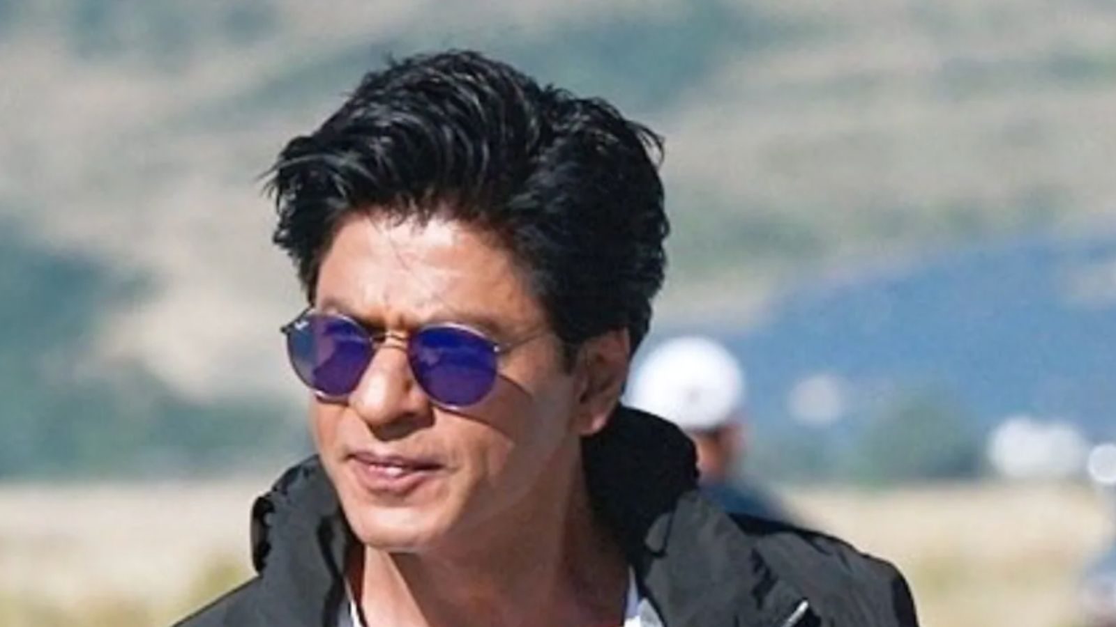 Fan Says SRK Promoting 'Pathaan' Through 'Ask SRK' Should Be Taught in ...