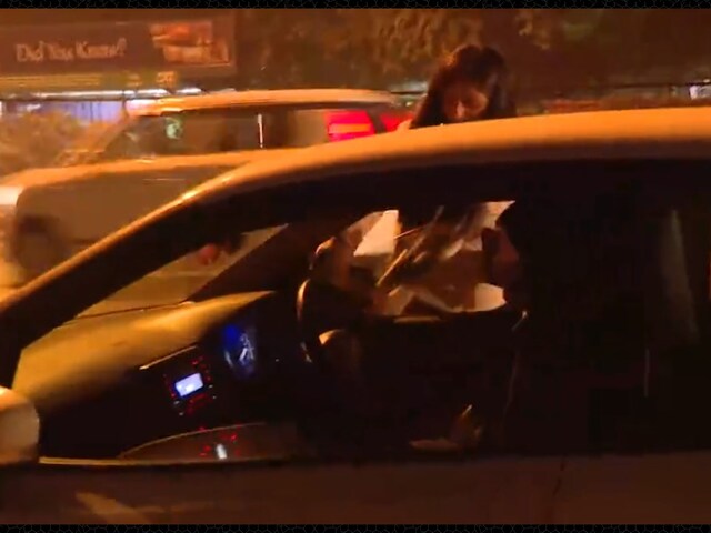 The Moment When Swati Maliwal's Hand Got Stuck in Car Window & She Was ...