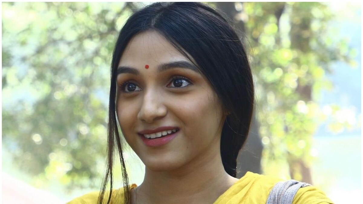 Gandhi Godse Ek Yudh: Tanisha Says Being Directed by Father Rajkumar Santoshi was 'Surreal' - News18