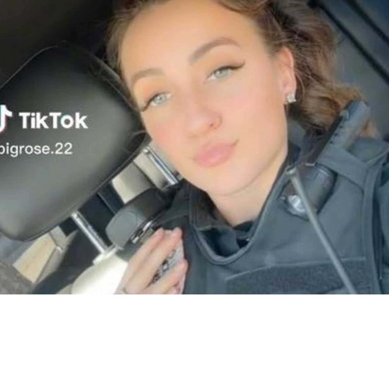 Why People Are Begging To Get Arrested By This Female Cop News18