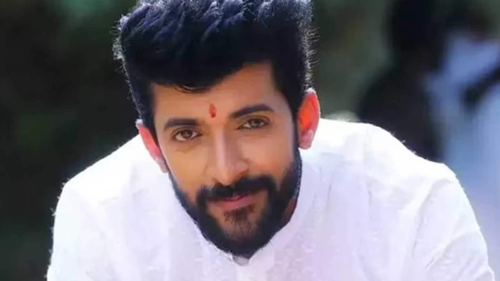 Actor Sarath Padmanabh Ties The Knot With Divyasree; See Pictures ...