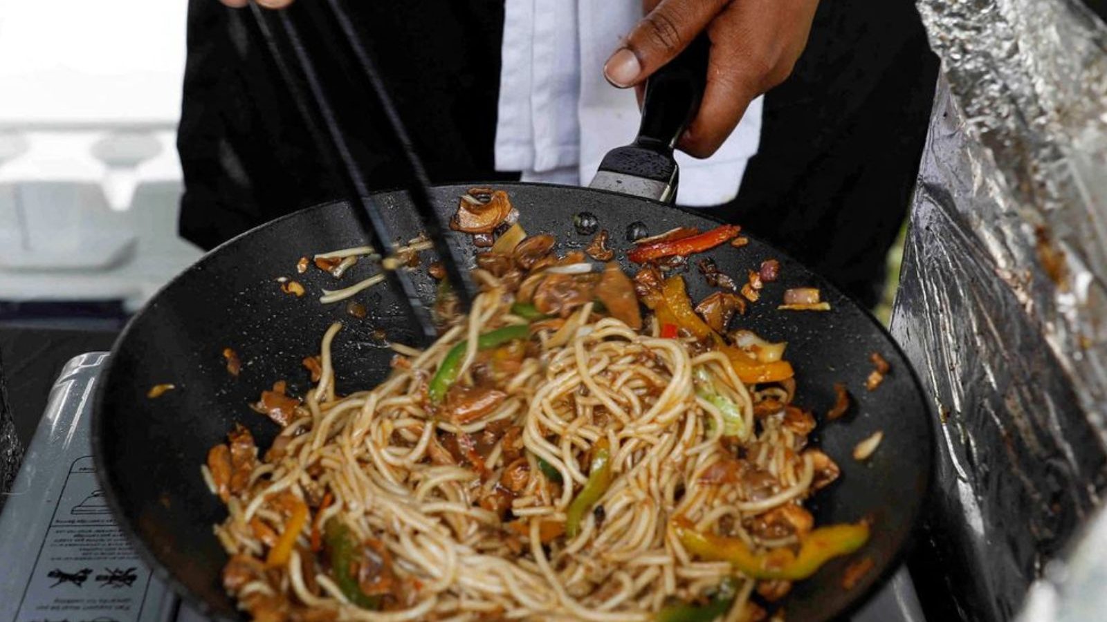 Love Street-side Noodles? Disgusting Video of How They Are Made in a ...
